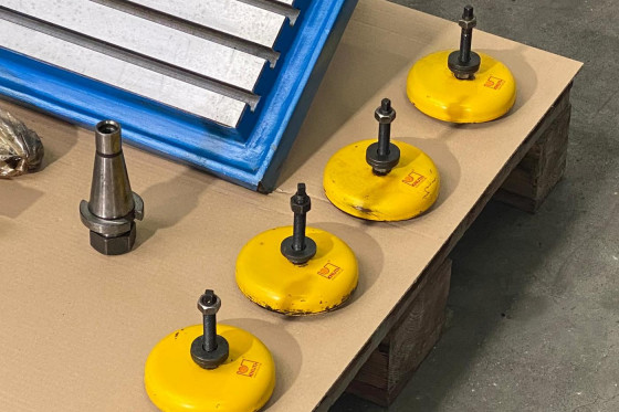 Milling machine table 700 x 270 mm / horizontal shaft / collets Metal ...