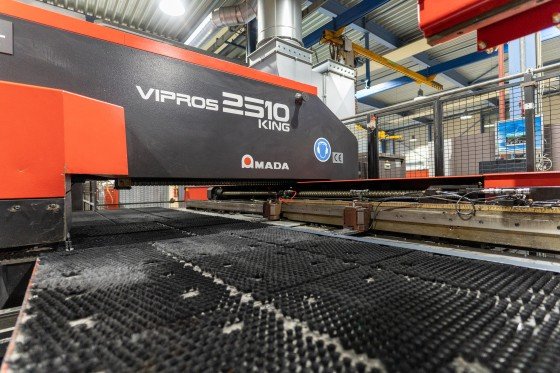AMADA - Vipros 2510 KING Nibbling machine used | Mach4Metal