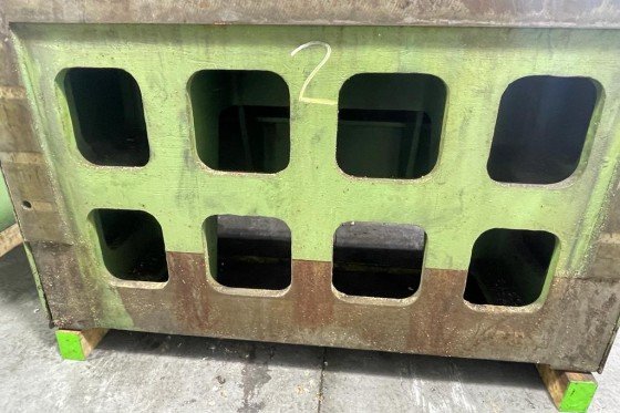 CORREA - Box Table Box table used | Mach4Metal