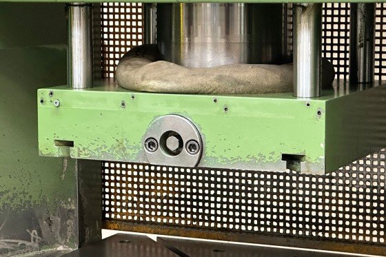 Lauffer - RPT 100 Hydraulic press used | Mach4Metal