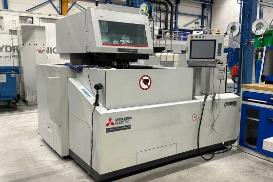 MITSUBISHI - MV 2400 S EDM machine used | Mach4Metal