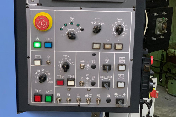 DOOSAN - MYNX 5400 / 50 3-axis CNC machine (VMC) used | Mach4Metal