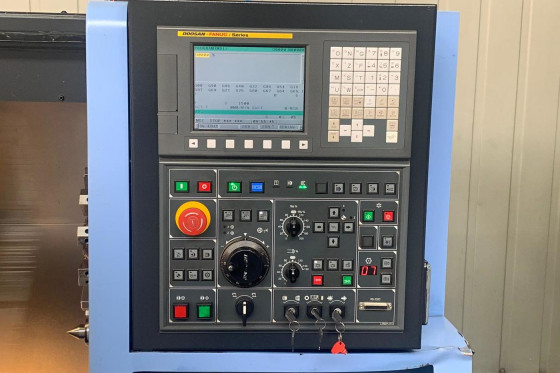 DOOSAN - LYNX 220 LC CNC Lathe with c-axis used | Mach4Metal