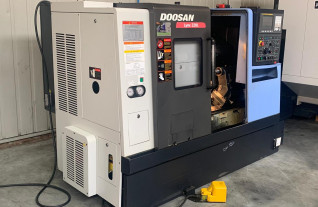 DOOSAN - LYNX 220 LC CNC Lathe with c-axis used | Mach4Metal