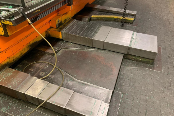 DROOP & REIN - FSM 1406 A 25 / 15 kcN Bed type milling machine used ...