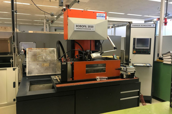 ROBOFIl 2020 - 1 EDM machine used | Mach4Metal