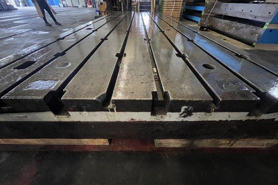 STOLLE - TDV 7/2.4 T slotted bed plate used | Mach4Metal
