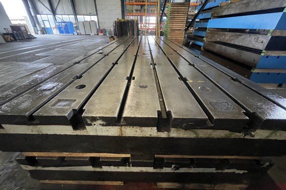 STOLLE - TDV 7/2.4 T slotted bed plate used | Mach4Metal