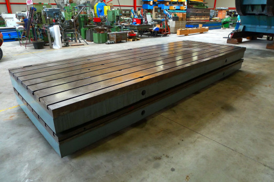 CAST IRON T slotted bed plate used | Mach4Metal