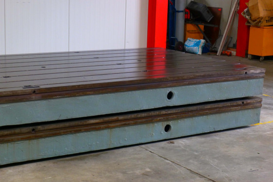 CAST IRON T slotted bed plate used | Mach4Metal