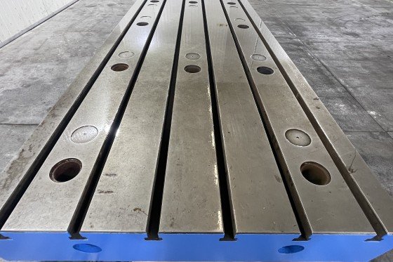 STOLLE - Cast Iron T slotted bed plate used | Mach4Metal