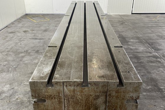 STOLLE - 4Cast Iron Box table used | Mach4Metal