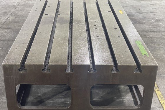 STOLLE - Cast Iron Box table used | Mach4Metal