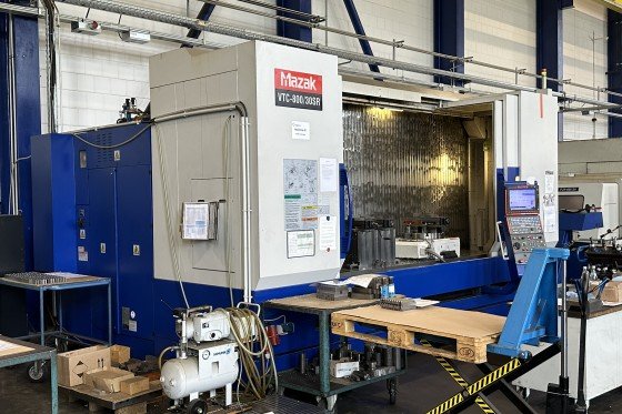 MAZAK - VTC 800/30SR 5-axis CNC machine (VMC) used | Mach4Metal