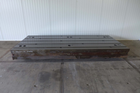 STOLLE - DFT T slotted bed plate used | Mach4Metal