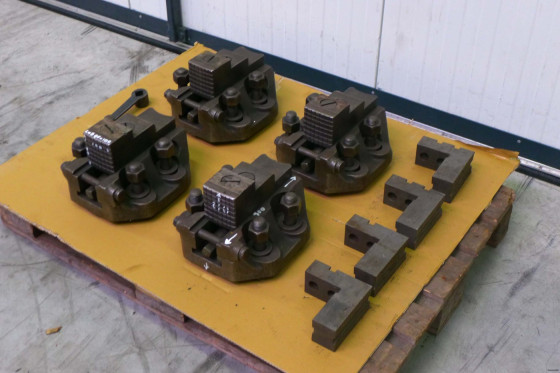 4 x Schiess Jaws for VTL 300 x 220 mm Metal cutting Tooling used ...