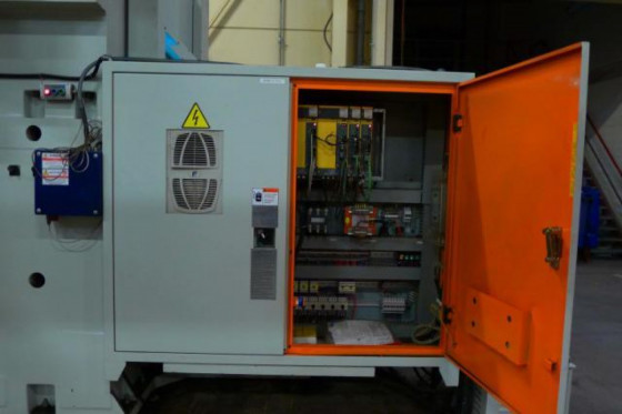 DAHLIH DCM - FANUC oiMD 3-axis CNC machine (VMC) used | Mach4Metal