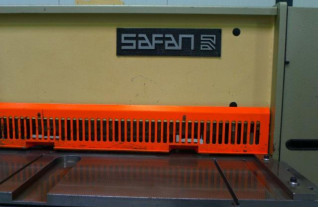 Safan schaar Hydraulische tafelschere Safan Guillotine used | Mach4Metal