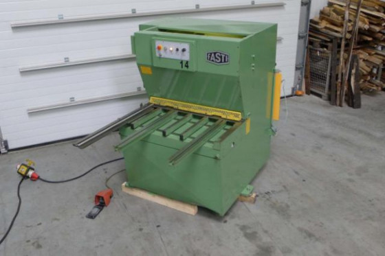 FASTI - hydraulische tafelshere fasti guillotine Guillotine used ...