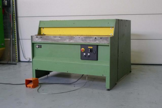 JBS - Electric mech. guillotine - tafelshere Guillotine used | Mach4Metal