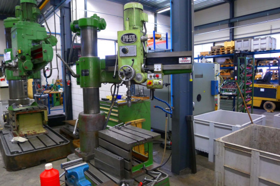 Bed milling machine Fraesmaschine Bed type milling machine used ...