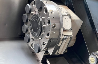 Okuma - LB 300 M CNC Lathe with c-axis used | Mach4Metal