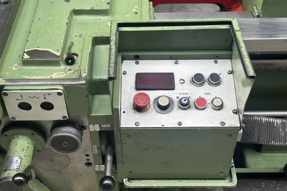 Weisser Heilbronn - GIGANT Centre lathe used | Mach4Metal