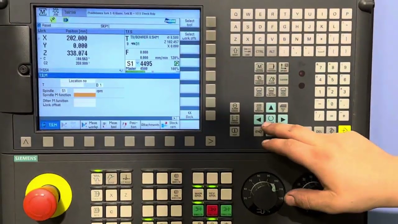 DOOSAN - LYNX 220 LYC CNC Lathe with y-axis used | Mach4Metal