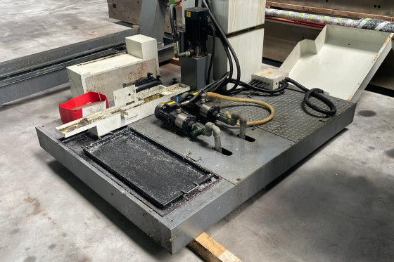 QUASER - MV204CV 3-axis CNC machine (VMC) used | Mach4Metal