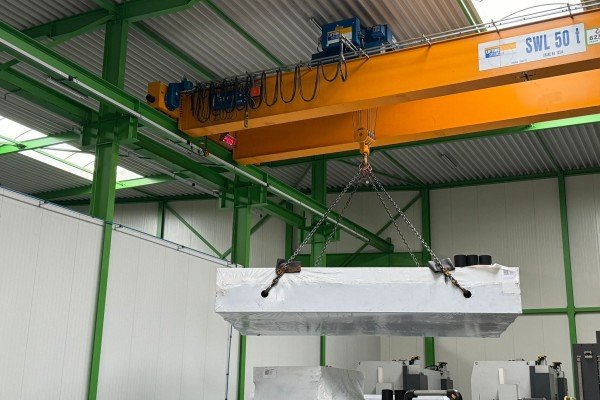 Shipment of Bed Ways for Turning Lathe via HAPAG LLOYD on 4 Flat Racks ...