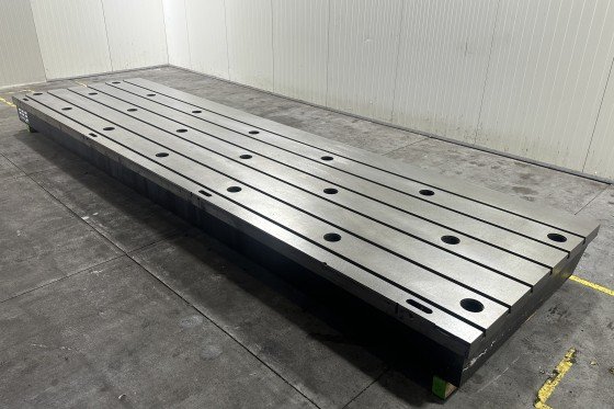 STOLLE - CAST IRON... T slotted bed plate used | Mach4Metal
