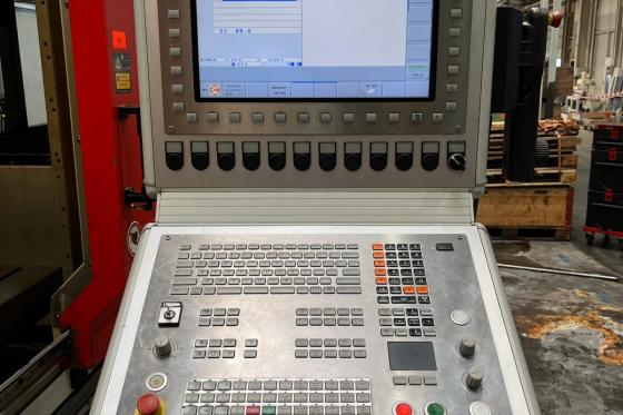 MATEC - 40HV 5-axis CNC machine (VMC) used | Mach4Metal