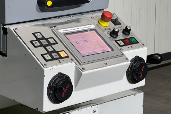 GDW - 300 CS Centre lathe used | Mach4Metal