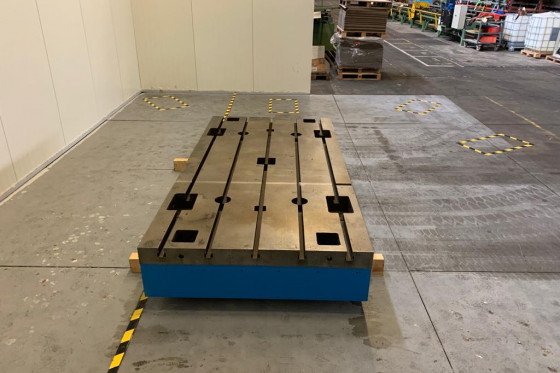 STOLLE - Cast Iron T slotted bed plate used | Mach4Metal