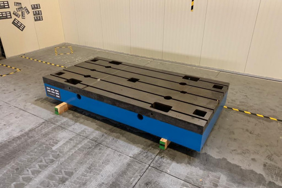 STOLLE - Cast Iron T slotted bed plate used | Mach4Metal
