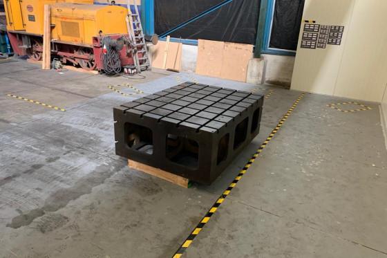 STOLLE - Cast irion Box table used | Mach4Metal