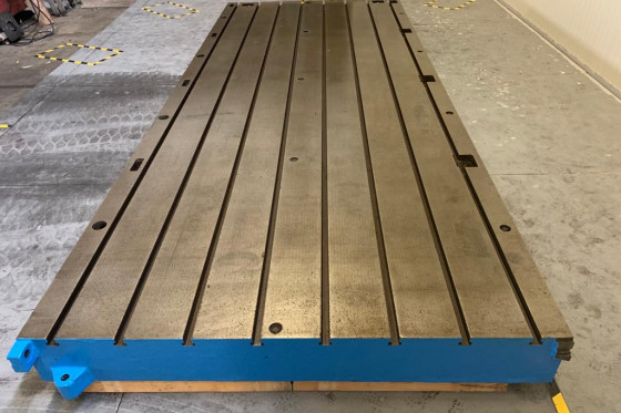 ASQUITH - Cast iron T slotted bed plate used | Mach4Metal
