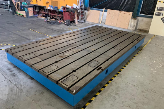 STOLLE - Cast iron T slotted bed plate used | Mach4Metal