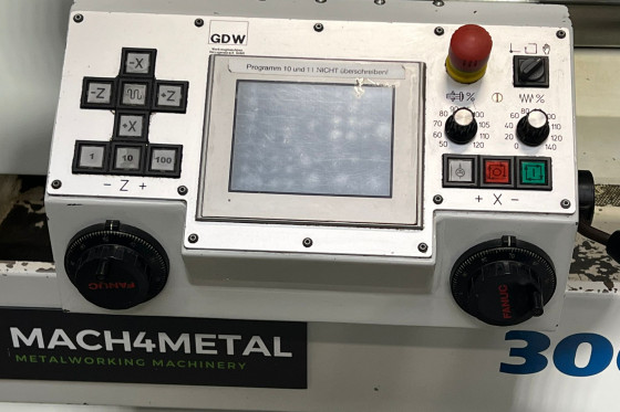 GDW - 300 CS Centre lathe used | Mach4Metal