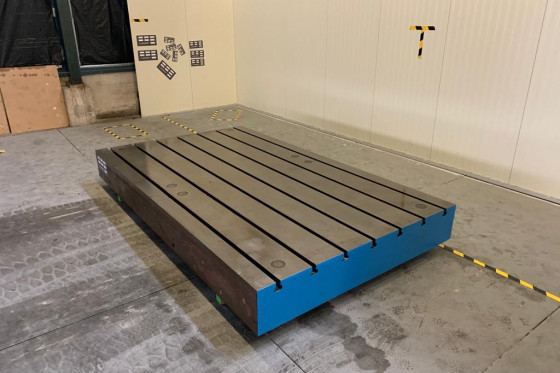 UNION - Cast irion T slotted bed plate used | Mach4Metal